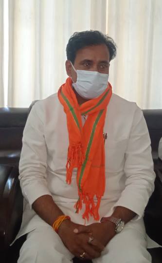 लुटेरे का सम्मान करने वालों को माफ नहीं करेगी जनता - लुटेरे का सम्मान ...