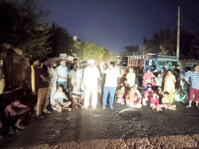 पानी की सप्लाई के लिए माहिलपुर में देर रात तक प्रदर्शन - Demonstration ...