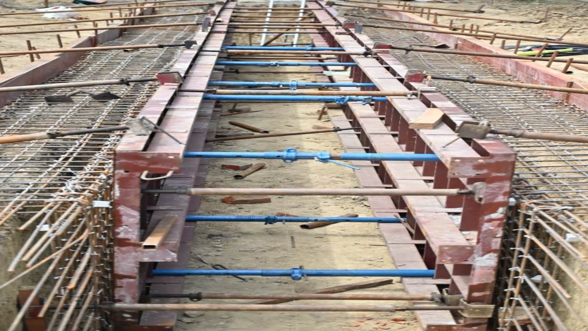 Metro Rail Project in Agra: आगरा मेट्रो का निर्माण कार्य पहुंचा राजा की ...