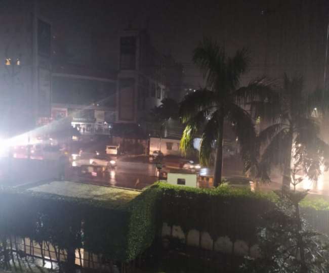 Meerut Weather Update: रात में गरज के साथ झमाझम बरसेे बादल, उमस भरी ...