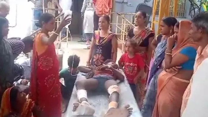 Bihar: वैशाली में कबाड़ चुनने के दौरान बोरी उठाते ही हुआ ब्‍लास्ट, दो ...