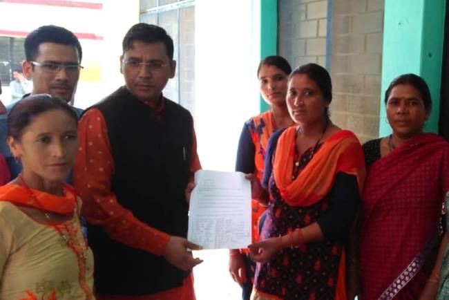 साल में नहीं हुआ ढाई किमी सड़क डामरीकृत - साल में नहीं हुआ ढाई किमी ...