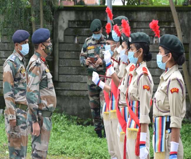 ब्रिगेडियर मनोज खंडूरी ने चुवाड़ी कालेज में एनसीसी कैडेट्स को दिए ...