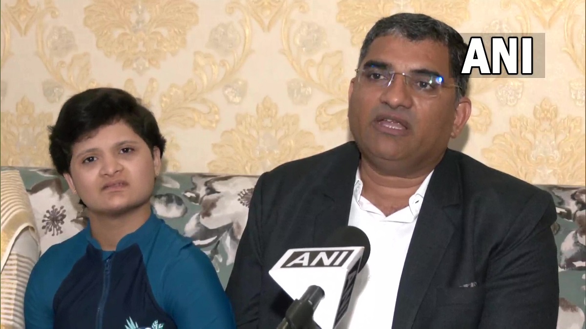 योग से गुजरात की 'Rubber Girl' अन्वी को मिली नई जिंदगी, पीएम मोदी से की ...