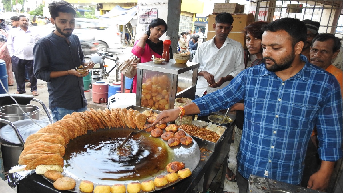 गोरखपुर में लीजिए दिल्ली के कनॉट प्लेज की फेमस चाट का स्वाद, सोहाल ...