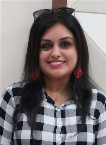 डांडिया में पहुंची बालीवुड सिंगर मोना भट्ट, कहा-इसके बिना गायकी की ...