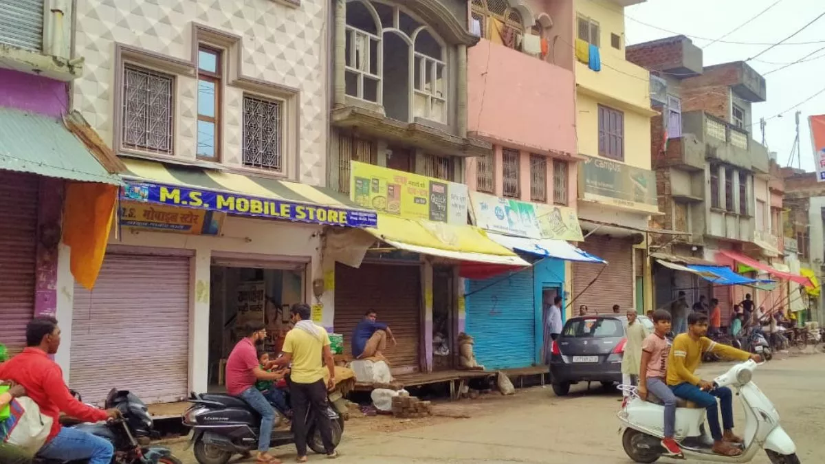 Mulayam Singh Yadav Death: मुलायम के निधन से शोक में डूबा मैनपुरी ...