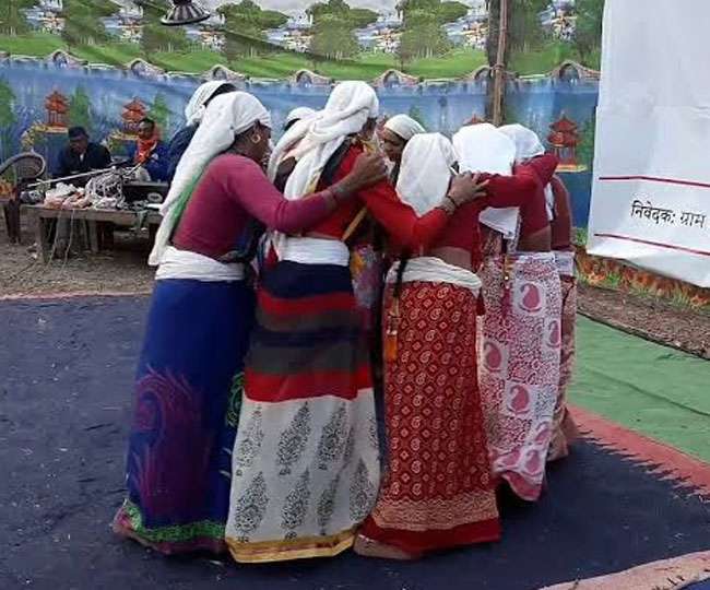 प्रेम, लगाव एवं सहयोग की सामूहिक विरासत थड़िया, पढ़िए पूरी खबर ...