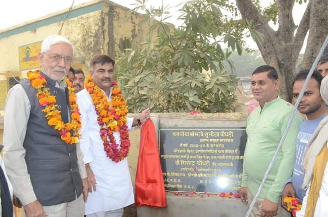 प्रधानमंत्री मातृ वंदना योजना में मंडल में प्रथम है हाथरस - First in ...