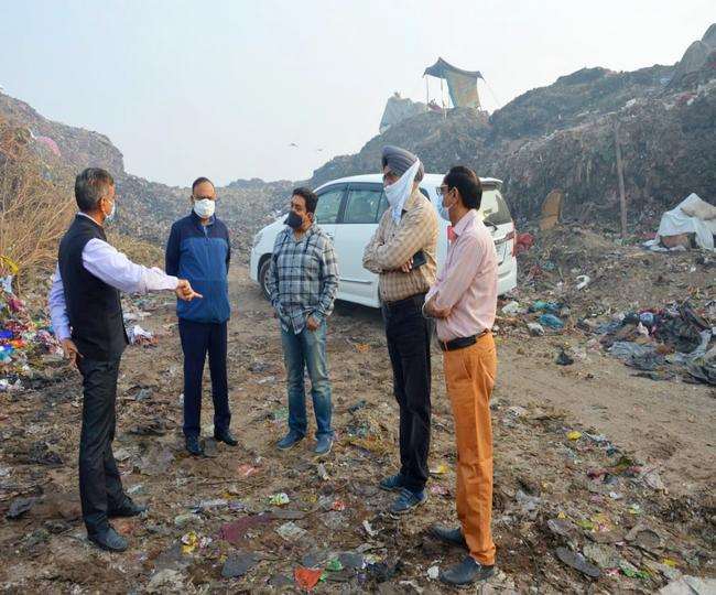 लोकल बॉडी सेक्रेटरी और PMIDC के सीईओ ने देखा जालंधर का वरियाणा डंप ...