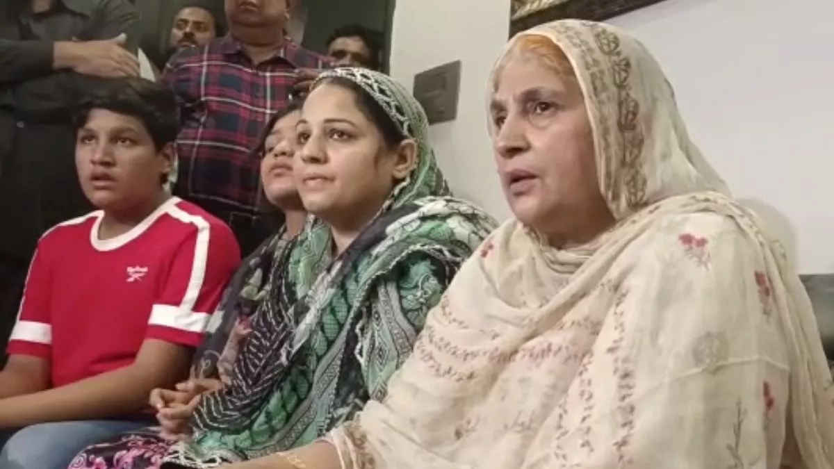 विधायक Irfan Solanki की पत्नी व मां ने की प्रेस कांफ्रेंस, सीसीटीवी ...