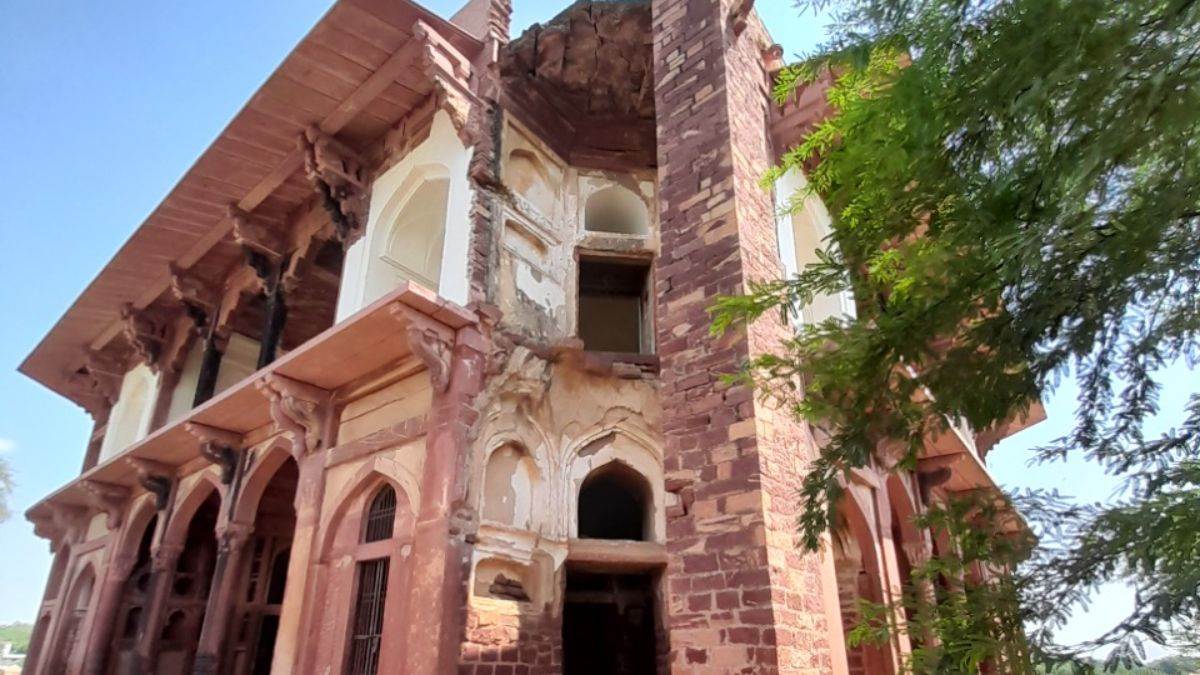 फतेहपुरसीकरी में पर्यटकाें को आकर्षित करेगी राजा टोडरमल की बारादरी, ASI ...