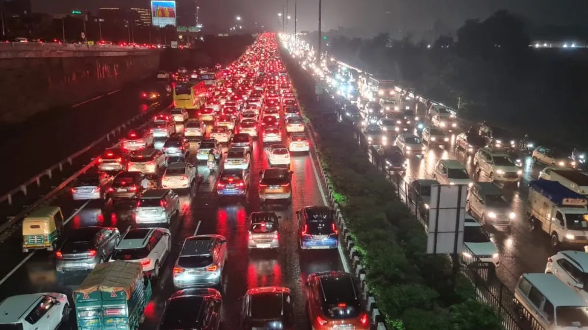 Delhi-NCR Traffic Jam: दिल्ली-जयपुर एक्सप्रेस-वे पर लगा लंबा जाम ...
