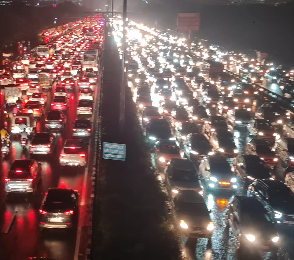 Delhi-NCR Traffic Jam: दिल्ली-जयपुर एक्सप्रेस-वे पर लगा लंबा जाम ...