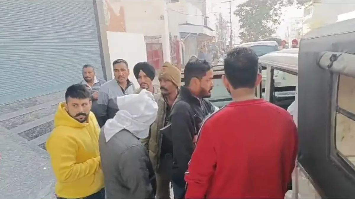 Bathinda News: गैंगस्टर बूटा खान को प्रोडक्शन वारंट पर लेकर गई खन्ना ...