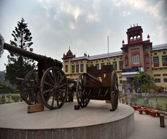 पटना संग्रहालयः यहां है आठवीं शताब्दी का नक्काशीदार द्वार तो मुगलकालीन ...