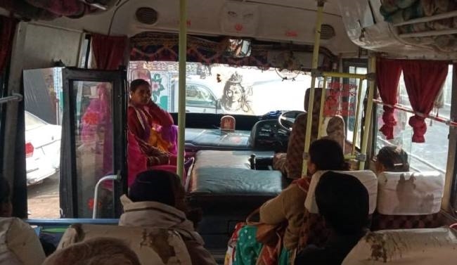 यमदूत बनकर फर्राटा भर रही खटारा प्राइवेट बसें