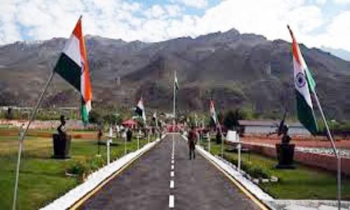 Article 370 Ends: कश्मीर के सुधरते हालात के साथ जिंदगी अहिस्ता-अहिस्ता ...