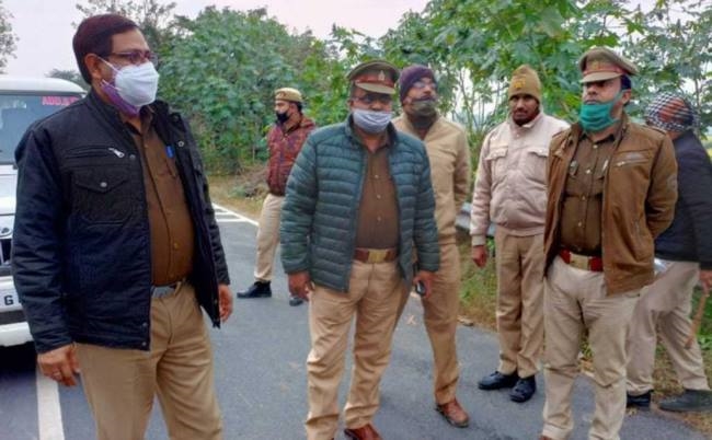 जिले के बार्डर पर बैरियर लगाकर होगी चेकिग जिले के बार्डर पर बैरियर