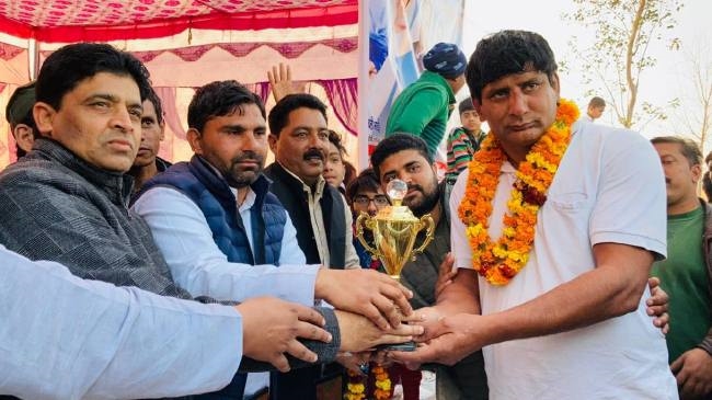 दंगल में जम्मू कश्मीर का जावेद गनी बना कुश्ती विजेता - Javed Ghani of ...