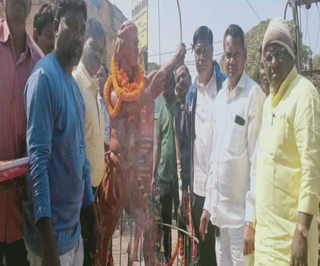 Jamshedpur News: गोविंदपुर में स्वतंत्रता सेनानी बाबा तिलका माझी को दी ...