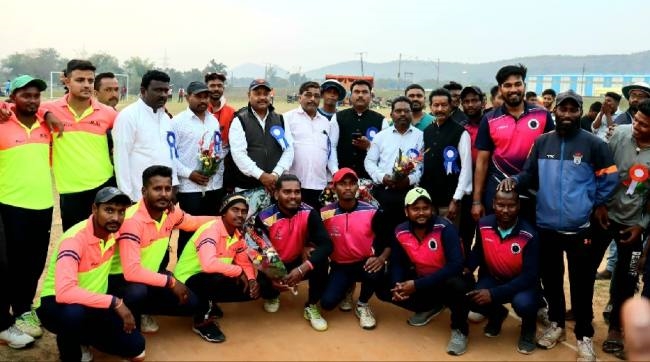 नेहरू कप क्रिकेट टूर्नामेंट पर मारुति क्लब का कब्जा - Maruthi Club ...