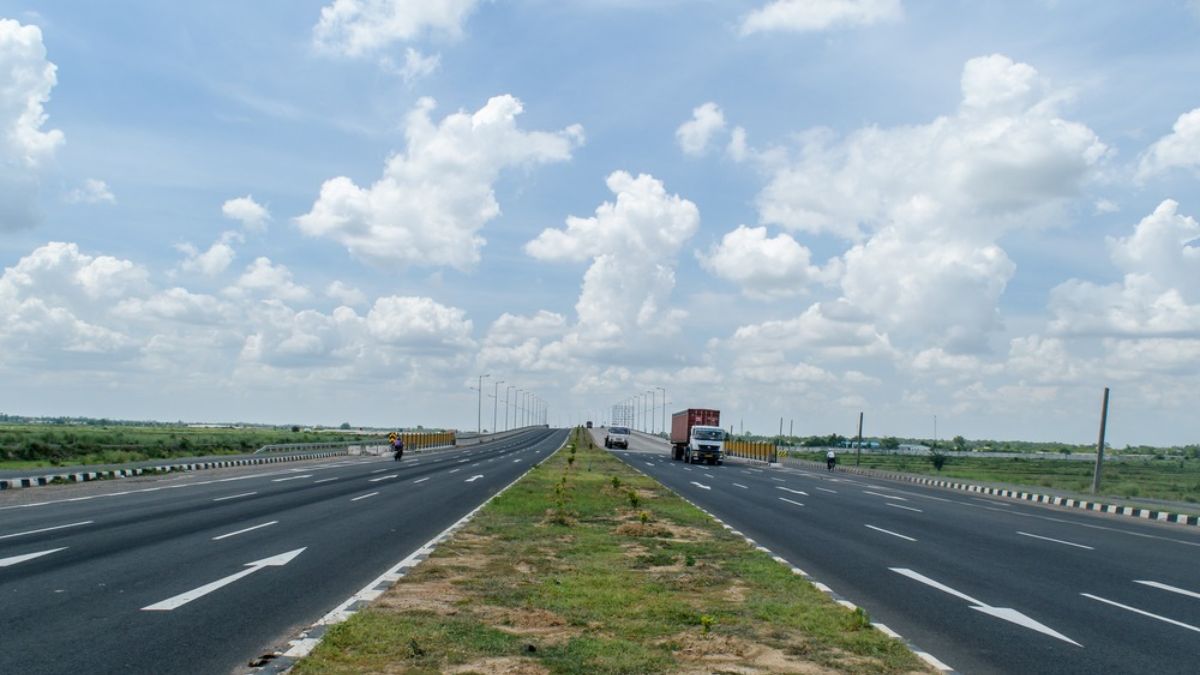 PM Modi ने किया Dwarka Expressway का लोकार्पण, Gurugram Stretch पर शुरू ...