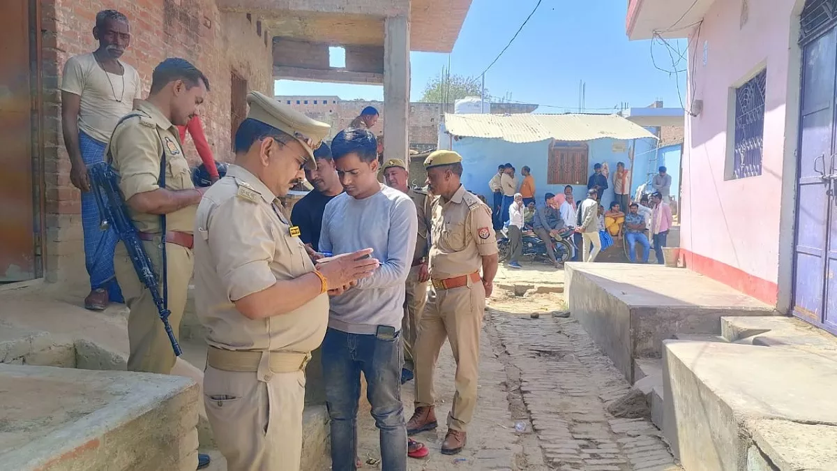 UP Crime News: अवैध संबंधों के शक में युवक ने मां-बेटे की कुल्हाड़ी से कर डाली हत्या, दोहरे ...