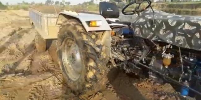 बालू ढुलाई कर रहे तीन ट्रैक्टर पुलिस ने किया जब्त - Police seized three ...