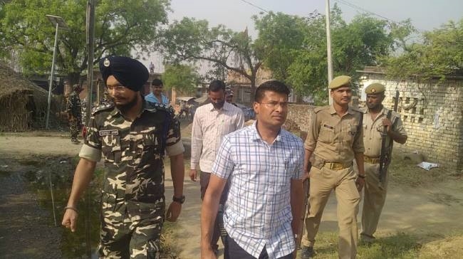 सरहदी गांवों में एसडीएम व एसएसबी ने किया फ्लैग मार्च - SDM and SSB flag ...