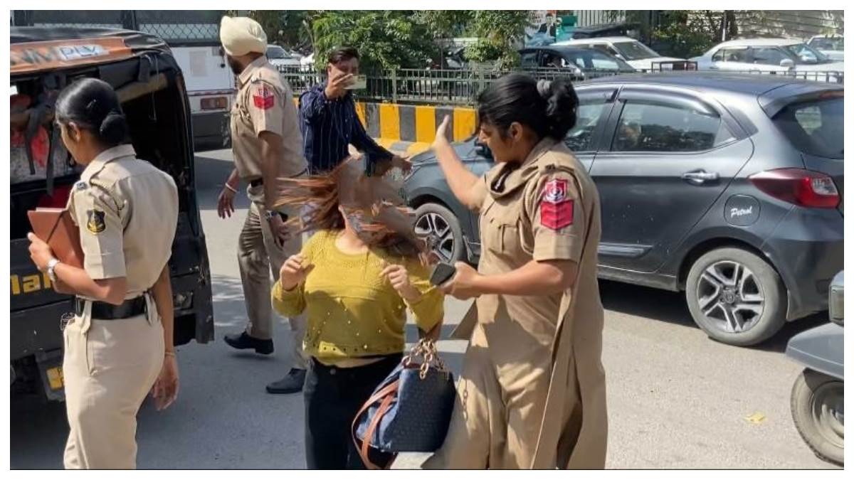 Raid on Spa Center: लड़कियों को पीट-पीट कर ले गई महिला पुलिस, मसाज ...