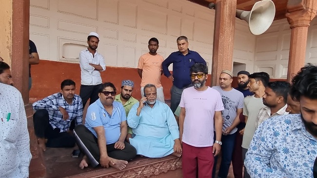 आगरा की शाही जामा मस्जिद में मिला जानवर का कटा सिर, आक्रोश का माहौल ...