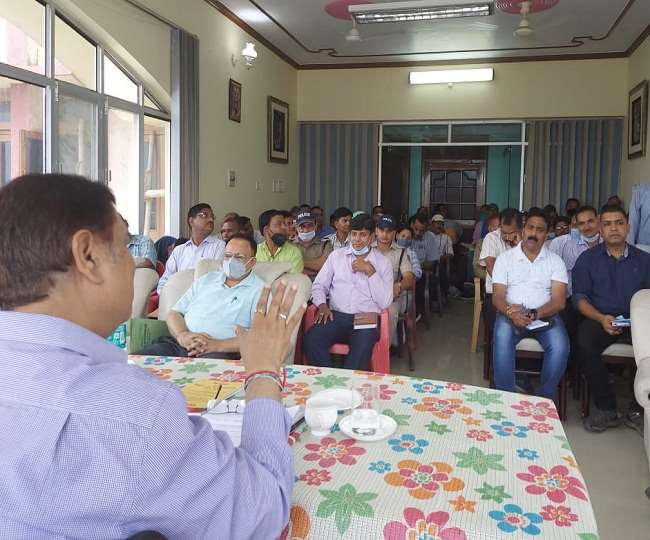 अनिल चन्द्र पुनेठा ने कहा आवेदक व लोक सूचना अधिकारी में संवाद आवश्यक ...