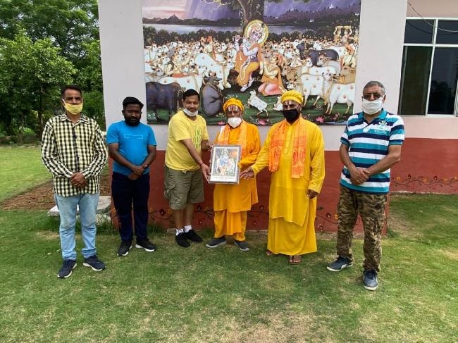 प्रत्येक परिवार एक गाय की सेवा करने का ले संकल्प - Each family pledged ...