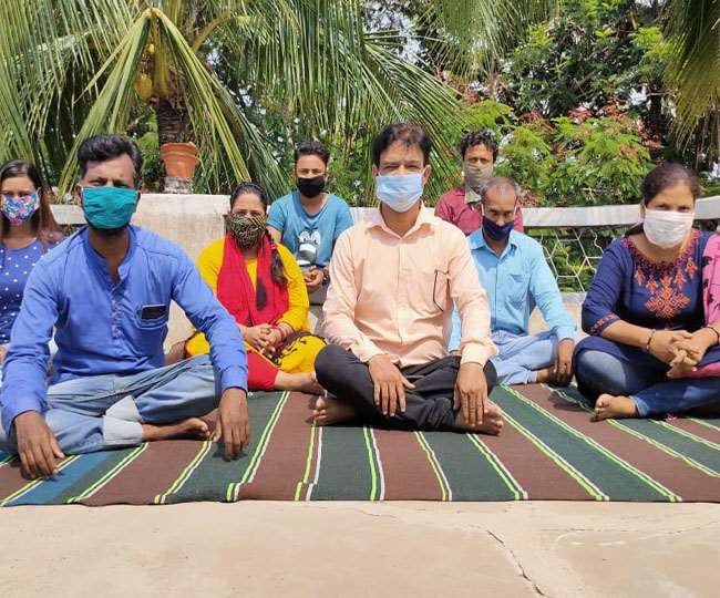 रंगकर्मियों ने उपवास रख अपनी हालत की ओर खींचा ध्‍यान Jamshedpur News ...