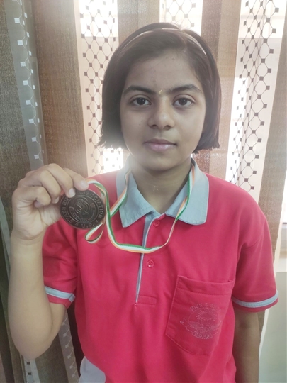 दस मीटर एयर पिस्टल प्रतिस्पर्धा में अपर्णा ने जीता कांस्य पदक - Aparna ...