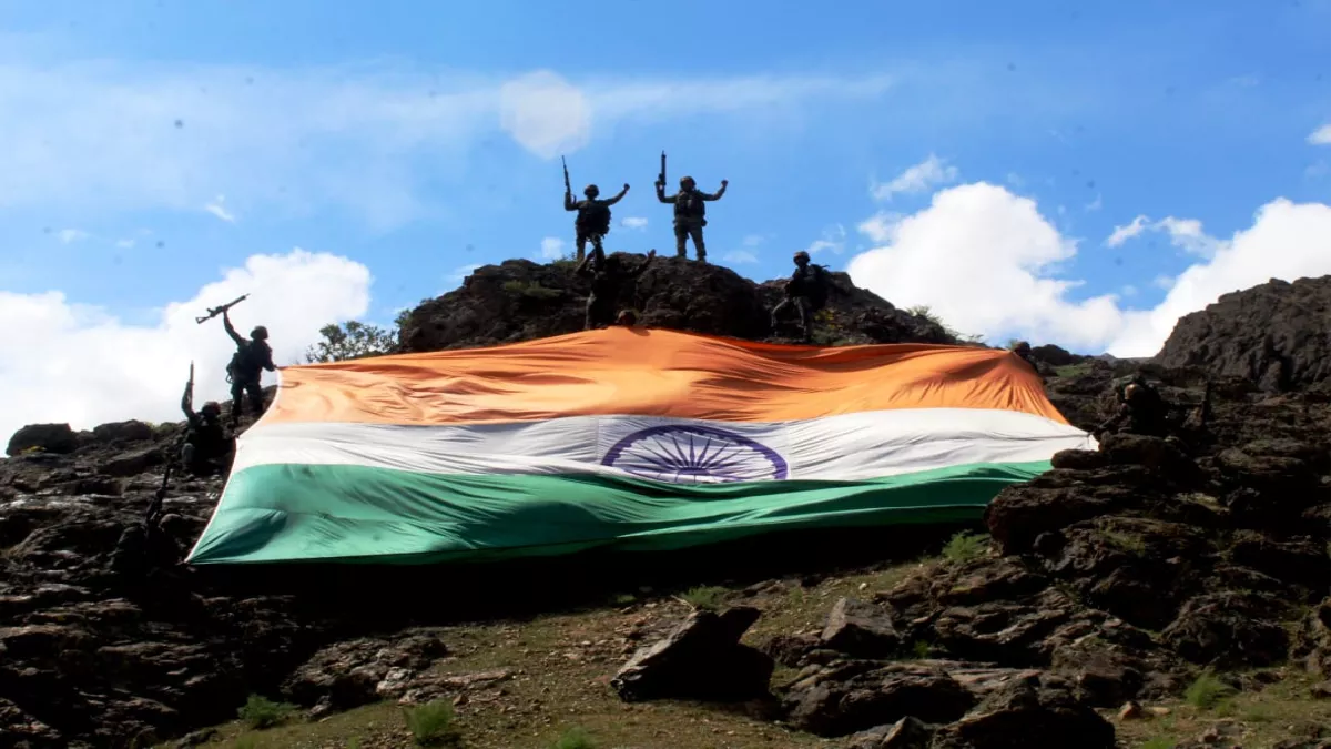 India Pakistan Border: कारगिल की तोलोलिंग चोटी पर फहराया तिरंगा...हद ...