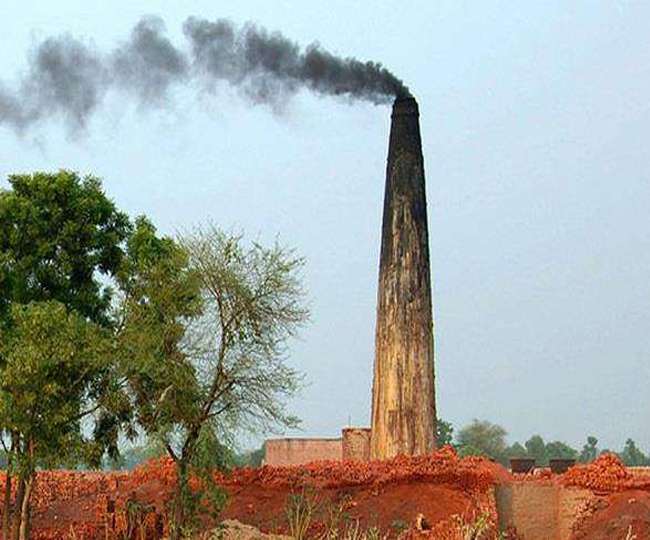 धधकते भट्ठों पर एनजीटी आग बबूला, प्रतिबंध के बावजूद ईंट बनाने पर लगाई ...