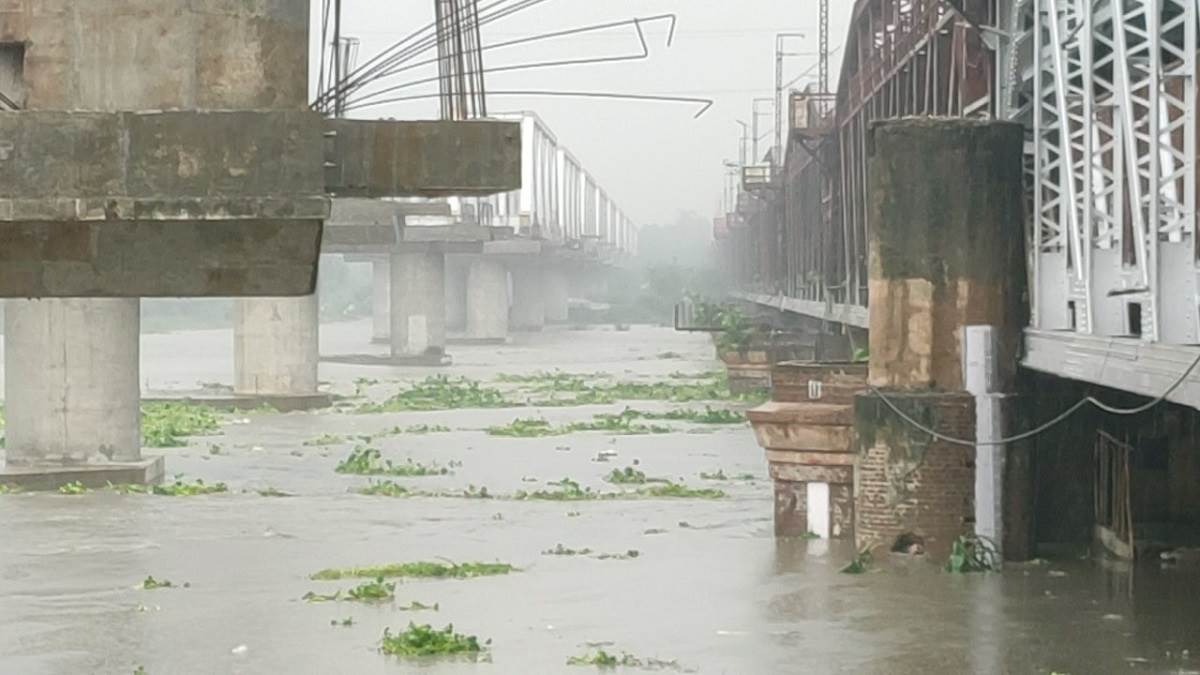 Delhi Flood Report: रात में 207 मीटर से ऊपर पहुंच जाएगा यमुना का जलस्तर ...