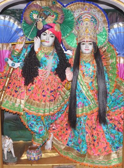 खूब सजे मंदिर कम पहुंचे श्रद्धालु - temples decorated in shamli - Uttar ...