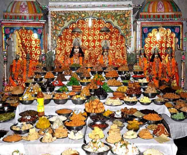 Janmashtami 2020: जानिए कौन से हैं गोवर्धन धारी के पसंदीदा 56 भाेग ...