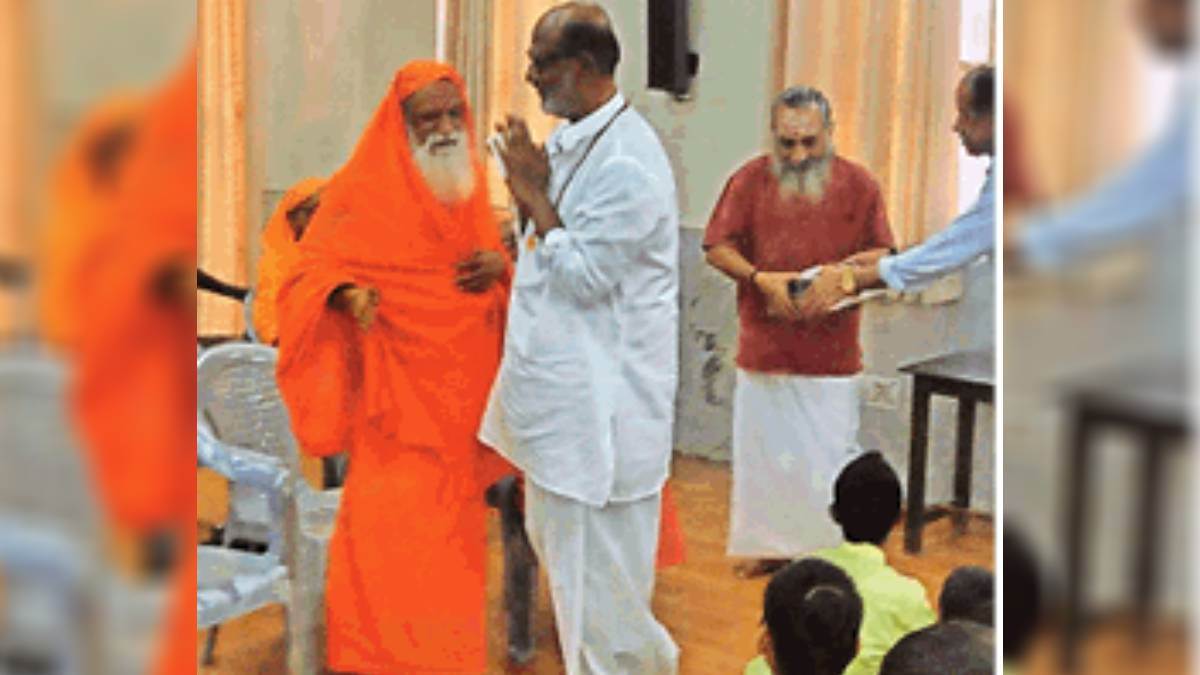 आध्यात्मिक यात्रा पर अभिनेता रजनीकांत, ऋषिकेश में दयानंद आश्रम में ...