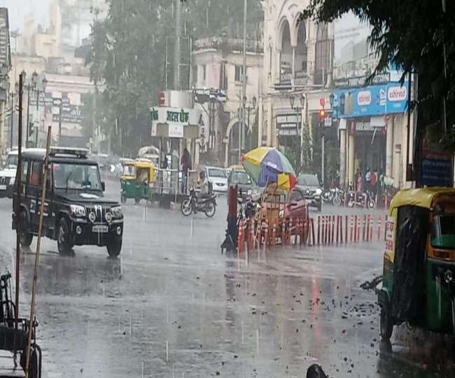 Rain in Lucknow: राजधानी के कई इलाकों में तेज बारिश, मौसम हुआ सुहावना; उमस से मिली राहत - Sudden ...