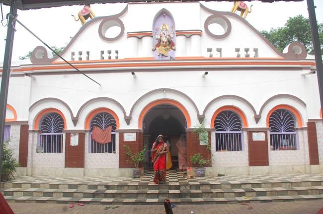 झरिया राज परिवार की बहुएं लगाती हैं पुआ का भोग - The daughter-in-law of ...