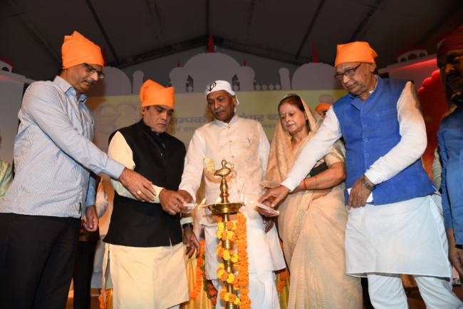 गुरुनानक देव के संदेश मानवता के लिए प्रेरणादायी : राज्यपाल - Gurunanak ...