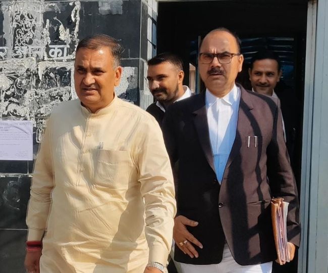 Baghpat News: पूर्व विधायक सहेंद्र सिंह रमाला समेत छह आरोपितों का अदालत ...
