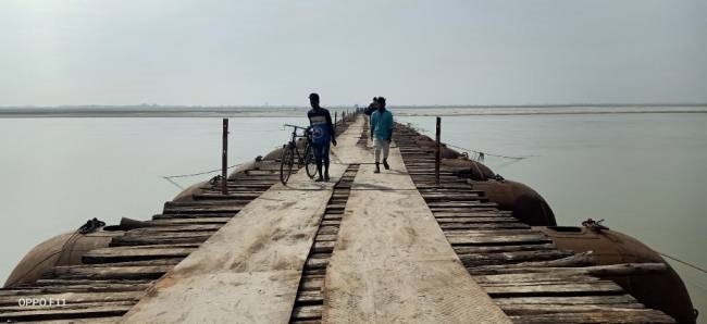 सरयू नदी पर पीपा पुल बनकर तैयार, उद्घाटन का इंतजार - Pipa bridge over ...