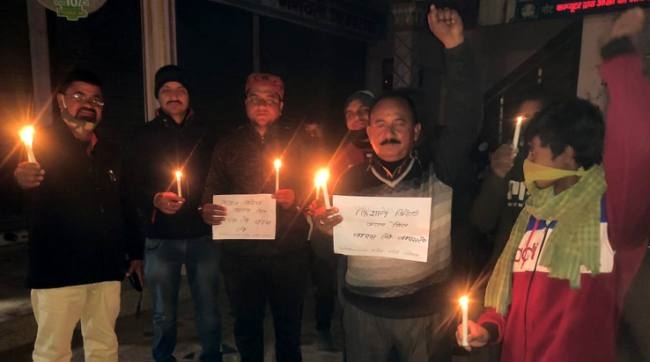 किसान आंदोलन के समर्थन में निकाला केंडल मार्च - Kendal march in support ...