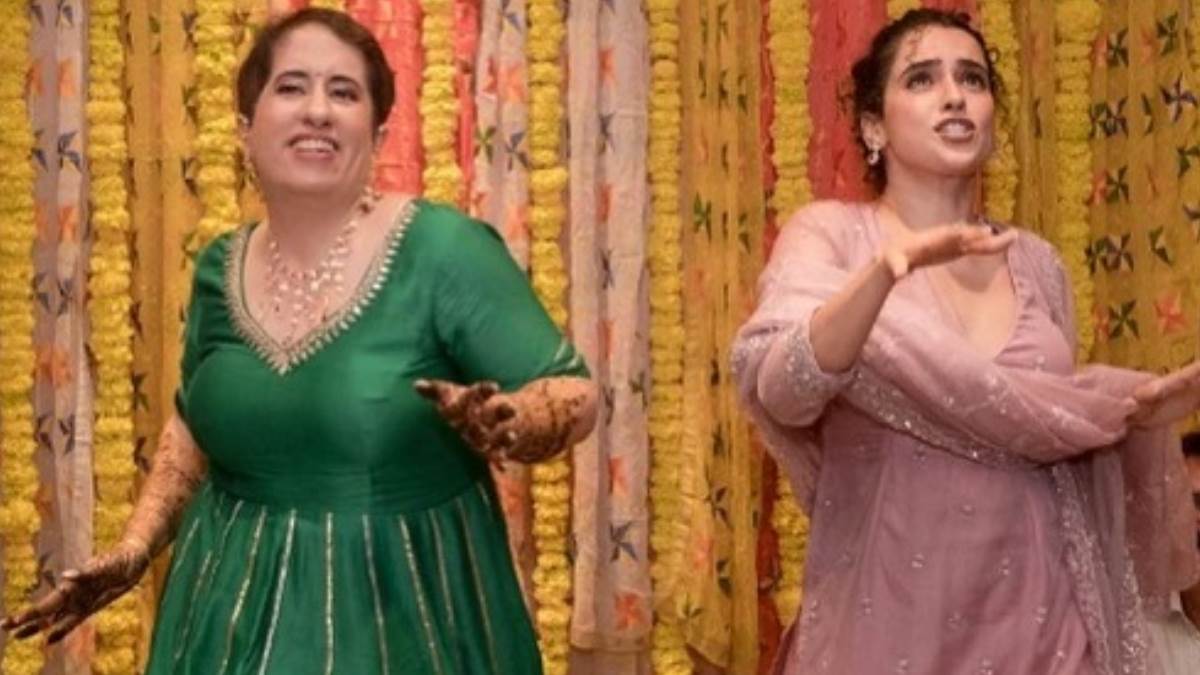 Guneet Monga Wedding: सान्या मल्होत्रा के साथ गुनीत मोंगा ने शीला की जवानी पर किया डांस, कर रही ...