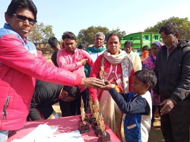 दिव्यांग जनों को खेल के साथ मिली योजनाओं की जानकारी - Divyang people ...